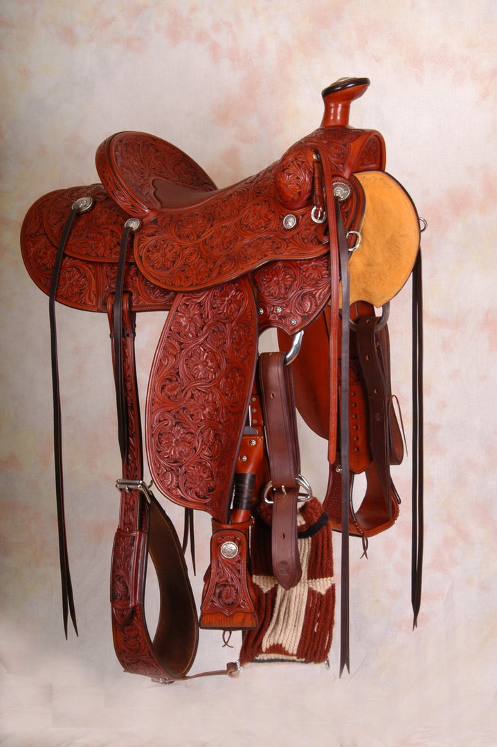 "Saddle Ridge" custom saddle, fully hand carved in floral pattern